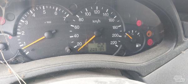 Ford Focus 2001 in Vilnius, with an engine capacity of 1.80 L and mileage of 210 thousand km for 300 €, photo 8 on AUTOMOTO.COM.LV