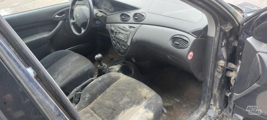 Ford Focus 2001 Viļņa, ar dzinēja tilpumu 1.80 L un nobraukumu 210 tūkst. km par 300 €, foto 12 vietnē AUTOMOTO.COM.LV