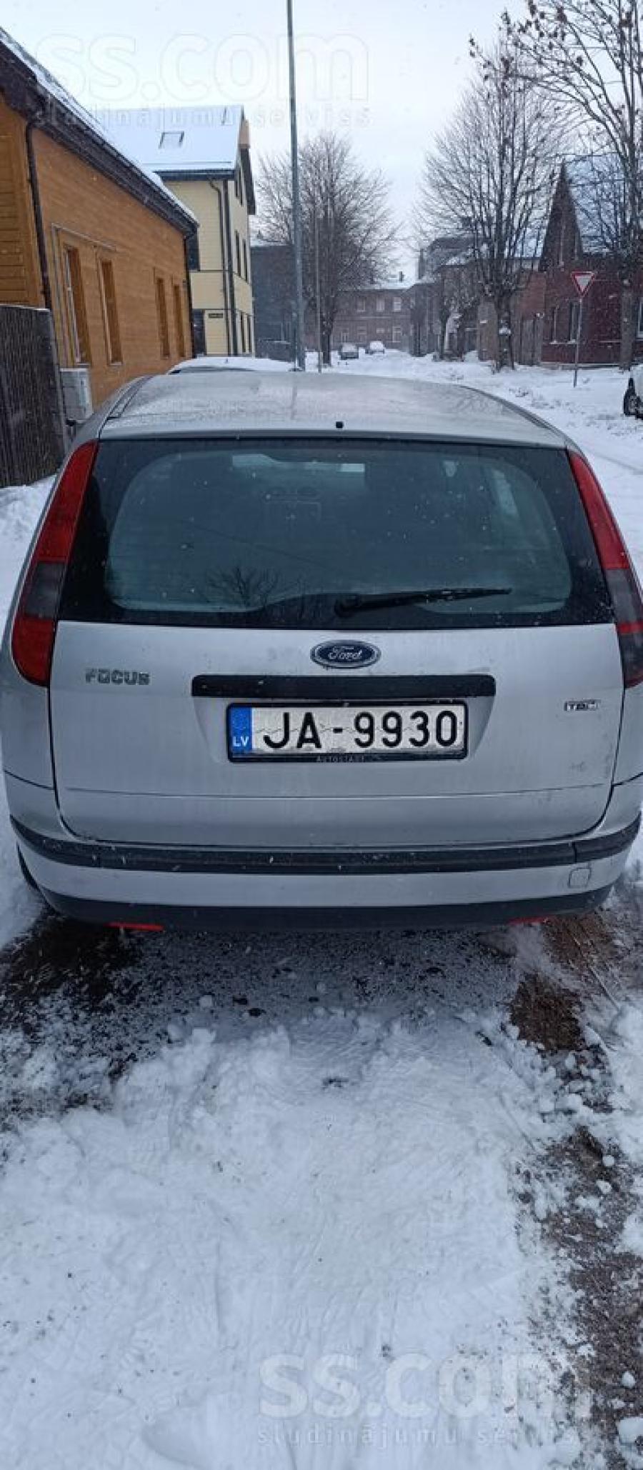 Ford Focus 2005 Liepāja, ar dzinēja tilpumu 1.60 L un nobraukumu 250 tūkst. km par 850 €, foto 5 vietnē AUTOMOTO.COM.LV