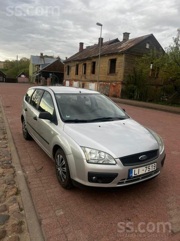 Ford Focus 2005 Krāslava, ar dzinēja tilpumu 1.60 L un nobraukumu 230 tūkst. km par 1350 €, foto 1 vietnē AUTOMOTO.COM.LV