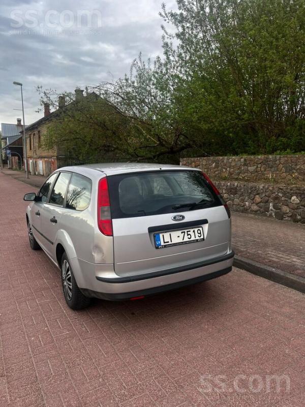 Ford Focus 2005 Krāslava, ar dzinēja tilpumu 1.60 L un nobraukumu 230 tūkst. km par 1350 €, foto 4 vietnē AUTOMOTO.COM.LV