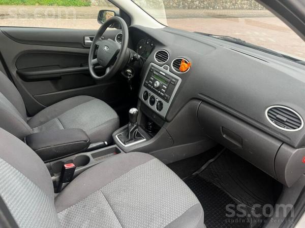 Ford Focus 2005 Krāslava, ar dzinēja tilpumu 1.60 L un nobraukumu 230 tūkst. km par 1350 €, foto 6 vietnē AUTOMOTO.COM.LV