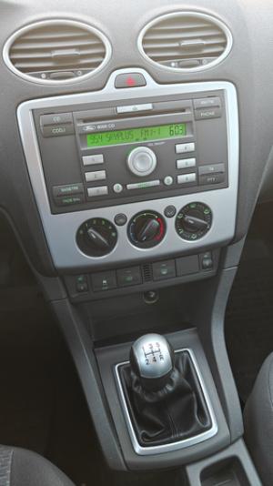 Ford Focus 2005 Tallina, ar dzinēja tilpumu 1.60 L un nobraukumu 236 tūkst. km par 895 €, foto 10 vietnē AUTOMOTO.COM.LV