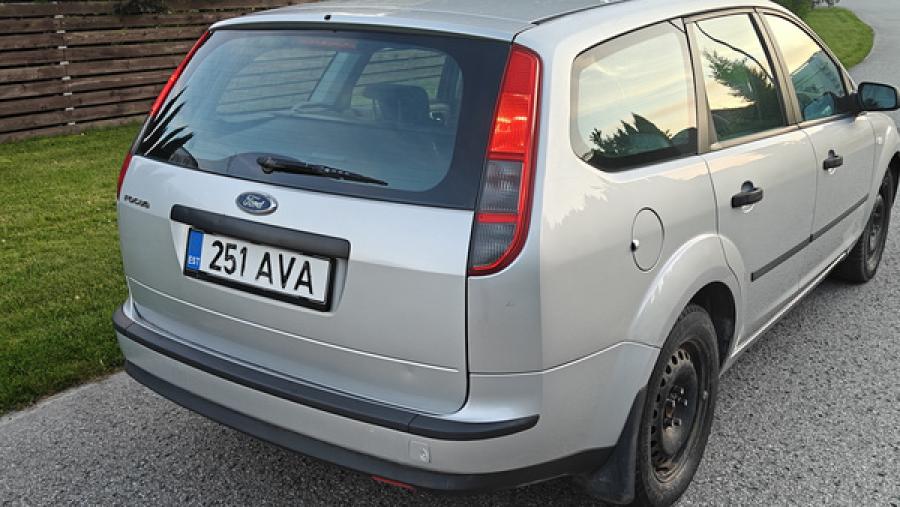 Ford Focus 2005 Tallina, ar dzinēja tilpumu 1.60 L un nobraukumu 236 tūkst. km par 895 €, foto 13 vietnē AUTOMOTO.COM.LV