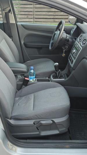 Ford Focus 2005 Tallina, ar dzinēja tilpumu 1.60 L un nobraukumu 236 tūkst. km par 895 €, foto 17 vietnē AUTOMOTO.COM.LV