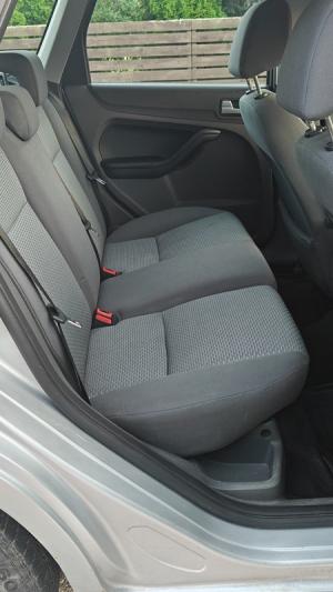 Ford Focus 2005 Tallina, ar dzinēja tilpumu 1.60 L un nobraukumu 236 tūkst. km par 895 €, foto 18 vietnē AUTOMOTO.COM.LV