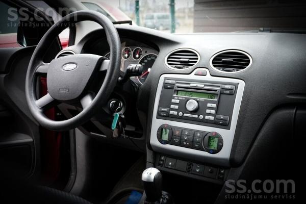 Ford Focus 2006 in Riga, with an engine capacity of 1.60 L and mileage of 182 thousand km for 1490 €, photo 4 on AUTOMOTO.COM.LV