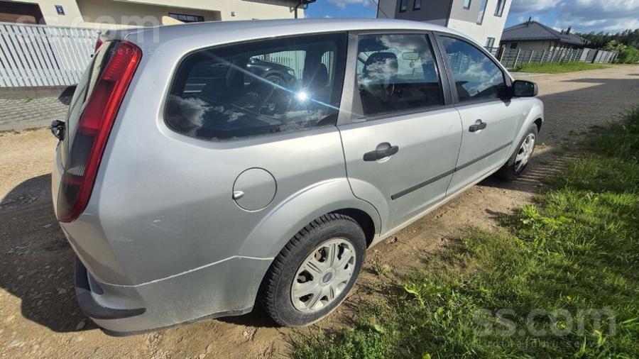 Ford Focus 2006 in Riga, with an engine capacity of 1.60 L and mileage of 255 thousand km for 499 €, photo 3 on AUTOMOTO.COM.LV