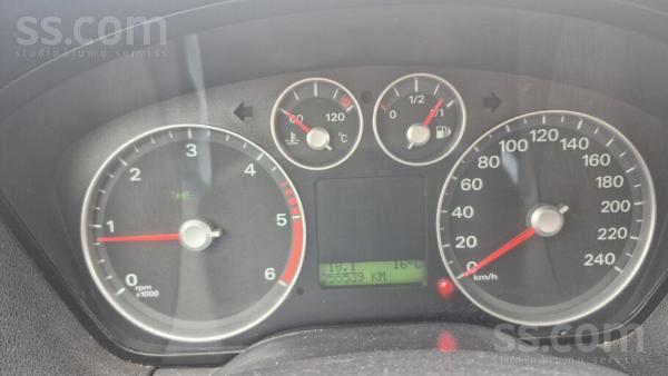 Ford Focus 2006 in Riga, with an engine capacity of 1.60 L and mileage of 255 thousand km for 499 €, photo 5 on AUTOMOTO.COM.LV