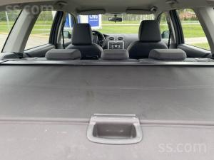 Ford Focus 2006 in Riga, with an engine capacity of 1.60 L and mileage of 284 thousand km for 990 €, photo 9 on AUTOMOTO.COM.LV