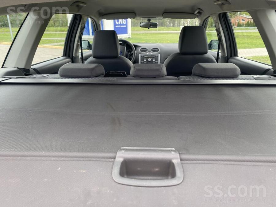 Ford Focus 2006 in Riga, with an engine capacity of 1.60 L and mileage of 284 thousand km for 990 €, photo 9 on AUTOMOTO.COM.LV