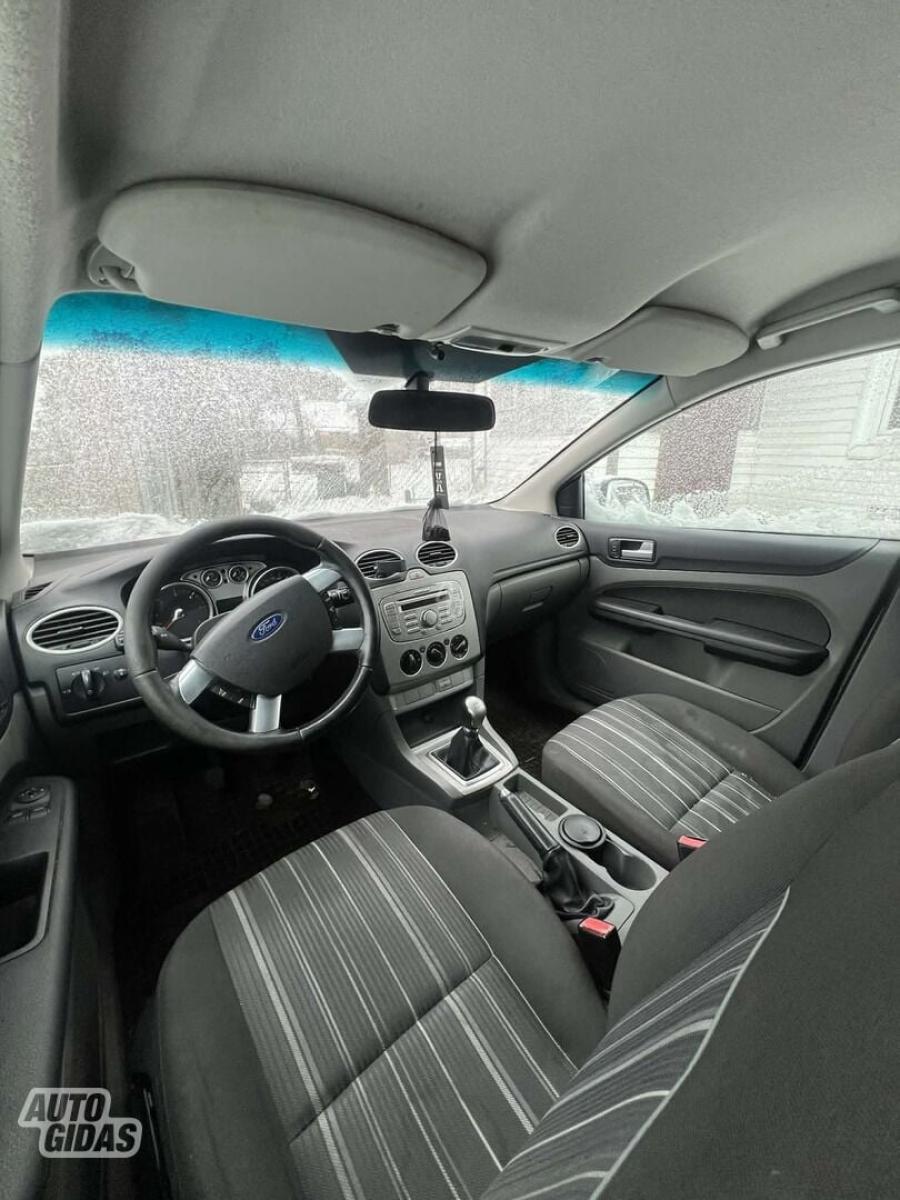 Ford Focus 2008 Viļņa, ar dzinēja tilpumu 1.60 L un nobraukumu 270 tūkst. km par 1500 €, foto 7 vietnē AUTOMOTO.COM.LV