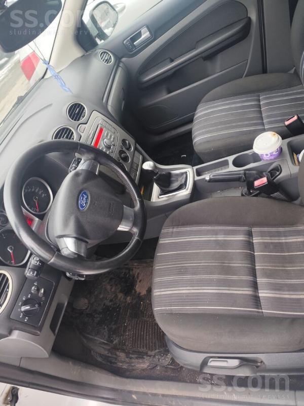 Ford Focus 2009 in Riga, with an engine capacity of 1.60 L and mileage of 258 thousand km for 2500 €, photo 7 on AUTOMOTO.COM.LV