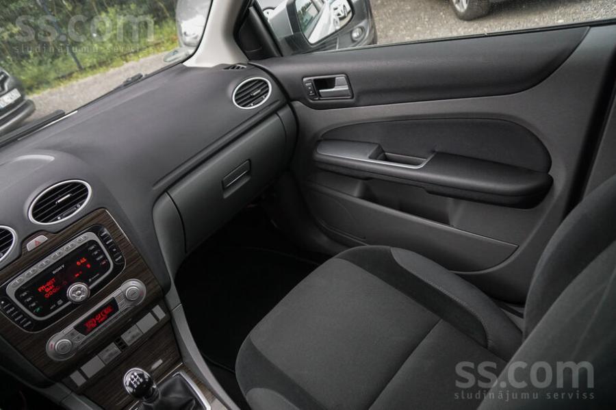 Ford Focus 2009 in Riga, with an engine capacity of 1.60 L and mileage of 205 thousand km for 2990 €, photo 11 on AUTOMOTO.COM.LV