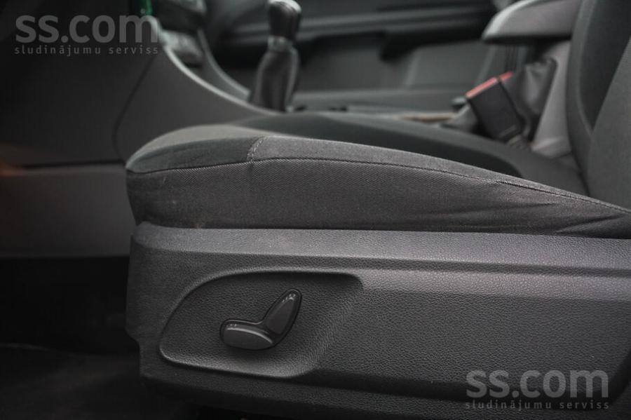 Ford Focus 2009 in Riga, with an engine capacity of 1.60 L and mileage of 205 thousand km for 2990 €, photo 13 on AUTOMOTO.COM.LV
