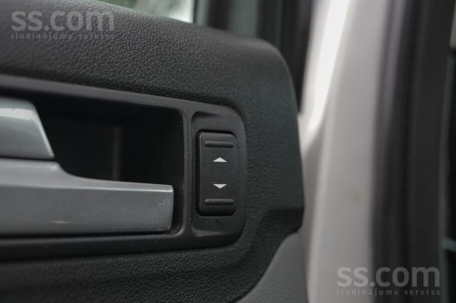 Ford Focus 2009 in Riga, with an engine capacity of 1.60 L and mileage of 205 thousand km for 2990 €, photo 19 on AUTOMOTO.COM.LV