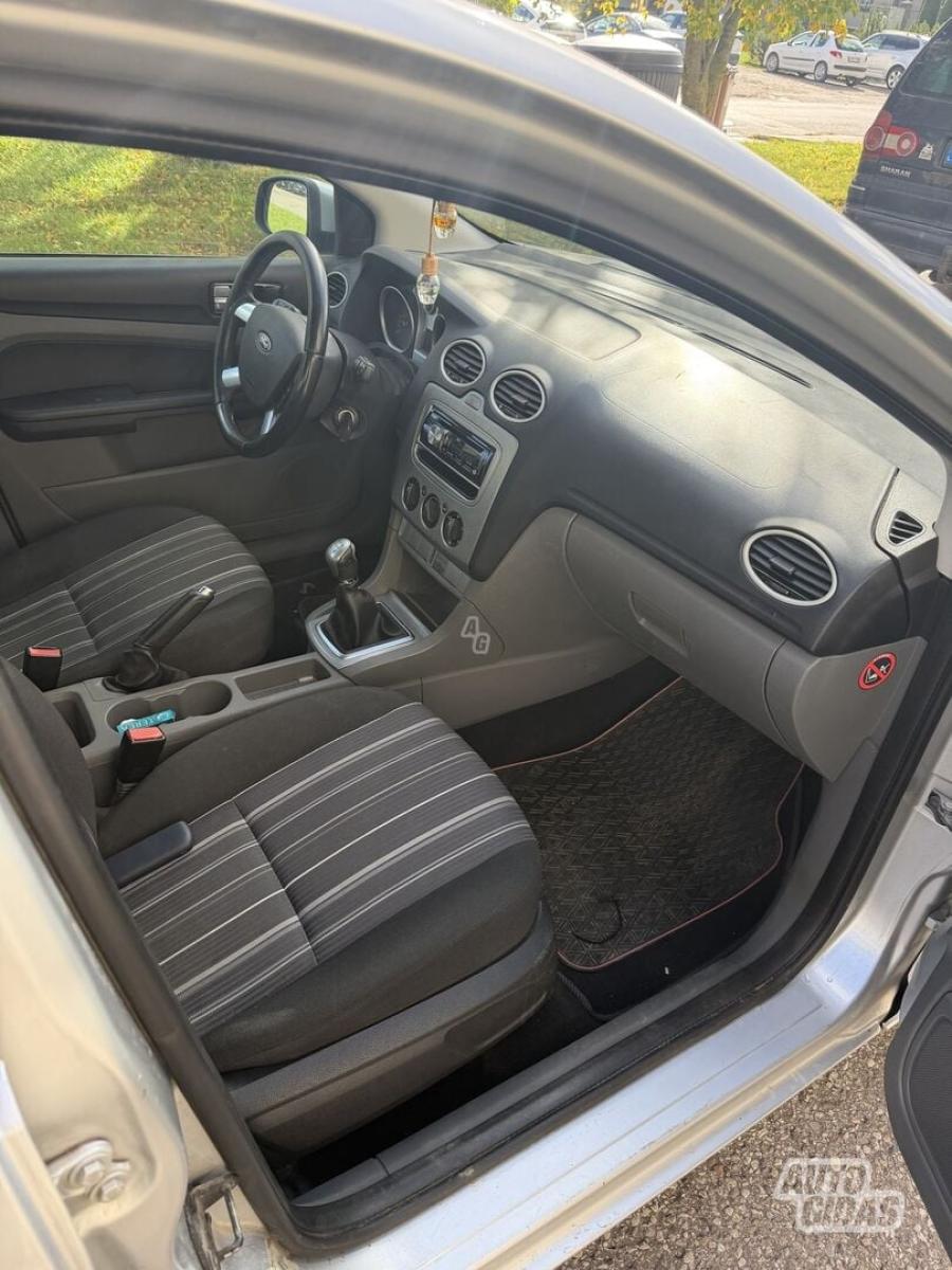 Ford Focus 2009 in Marijampole, with an engine capacity of 1.60 L and mileage of 300 thousand km for 1500 €, photo 12 on AUTOMOTO.COM.LV