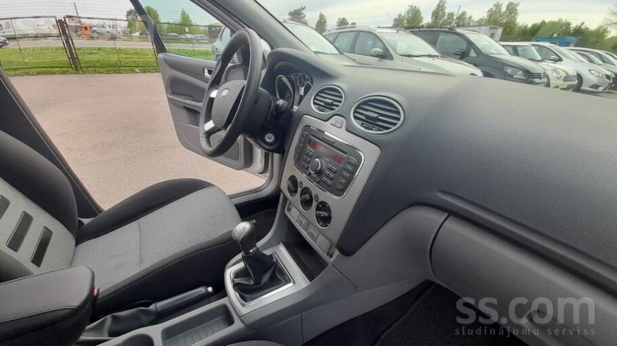 Ford Focus 2010 Rīga, ar dzinēja tilpumu 1.60 L un nobraukumu 193 tūkst. km par 3000 €, foto 24 vietnē AUTOMOTO.COM.LV