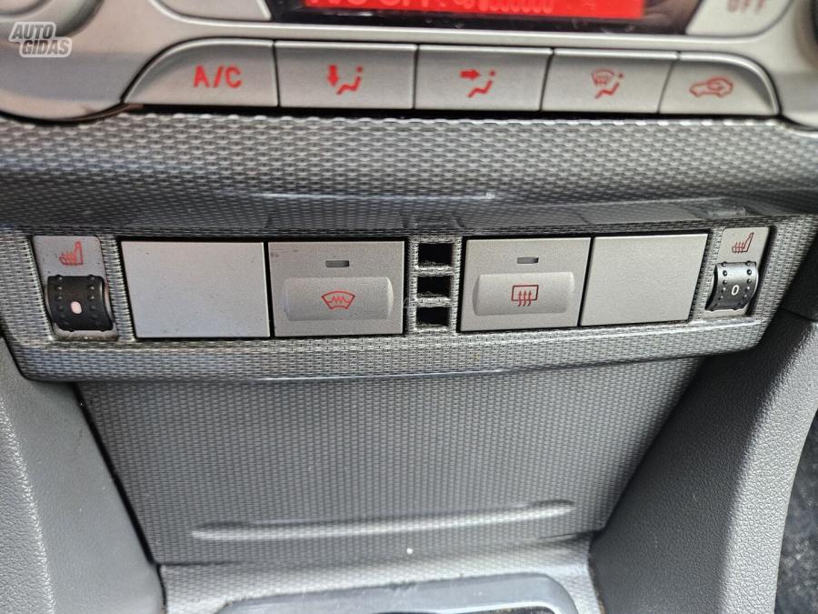 Ford Focus 2010 Prienai, ar dzinēja tilpumu 1.60 L un nobraukumu 338 tūkst. km par 1200 €, foto 11 vietnē AUTOMOTO.COM.LV
