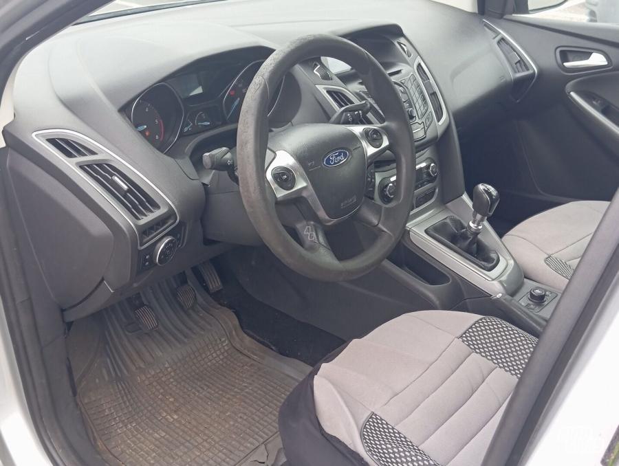 Ford Focus 2011 in Vilnius, with an engine capacity of 1.60 L and mileage of 304 thousand km for 1900 €, photo 10 on AUTOMOTO.COM.LV