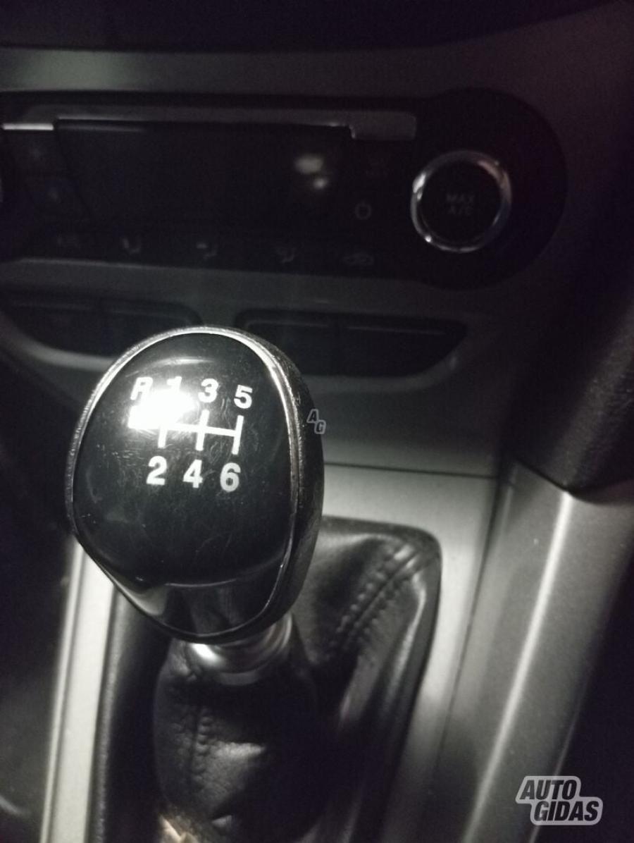 Ford Focus 2011 in Vilnius, with an engine capacity of 1.60 L and mileage of 304 thousand km for 1900 €, photo 18 on AUTOMOTO.COM.LV
