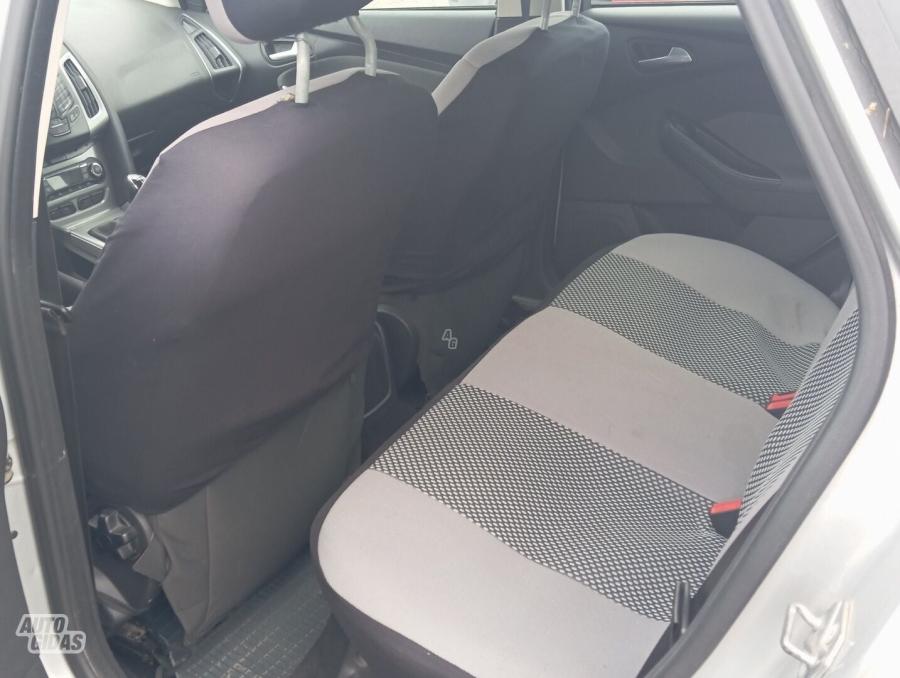 Ford Focus 2011 in Vilnius, with an engine capacity of 1.60 L and mileage of 304 thousand km for 1800 €, photo 11 on AUTOMOTO.COM.LV