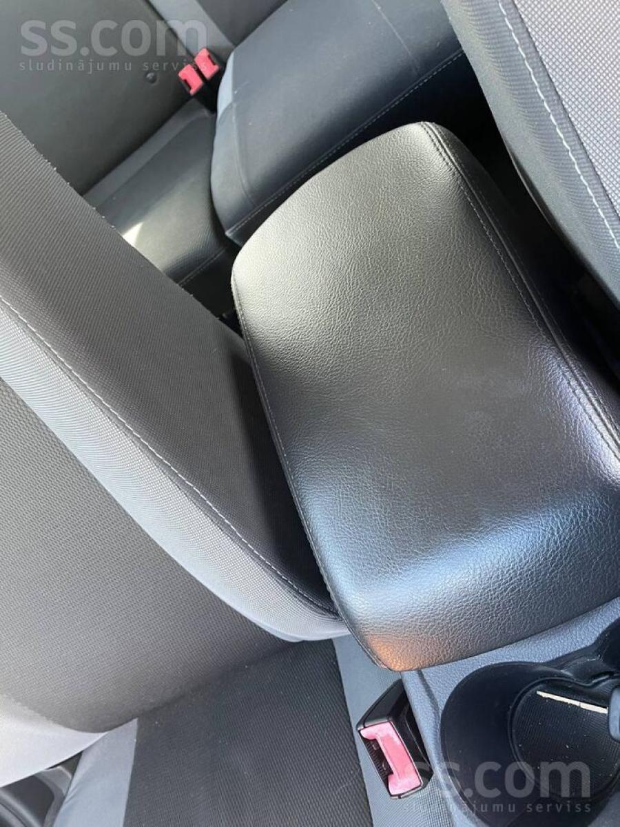 Ford Focus 2012 Rīga, ar dzinēja tilpumu 1.60 L un nobraukumu 241 tūkst. km par 760 €, foto 5 vietnē AUTOMOTO.COM.LV