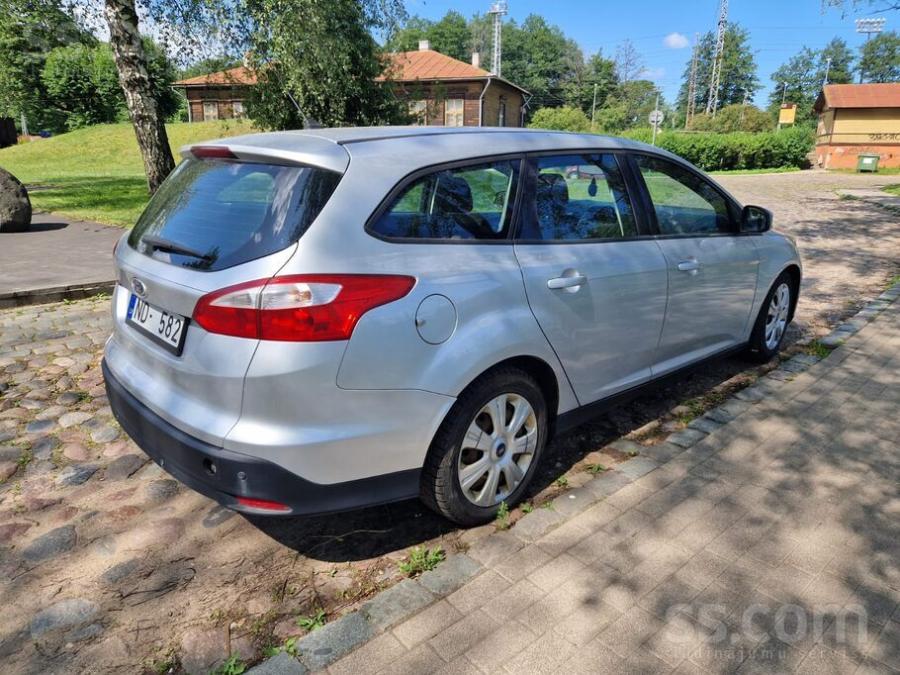 Ford Focus 2013 in Riga, with an engine capacity of 1.60 L and mileage of 365 thousand km for 2900 €, photo 3 on AUTOMOTO.COM.LV