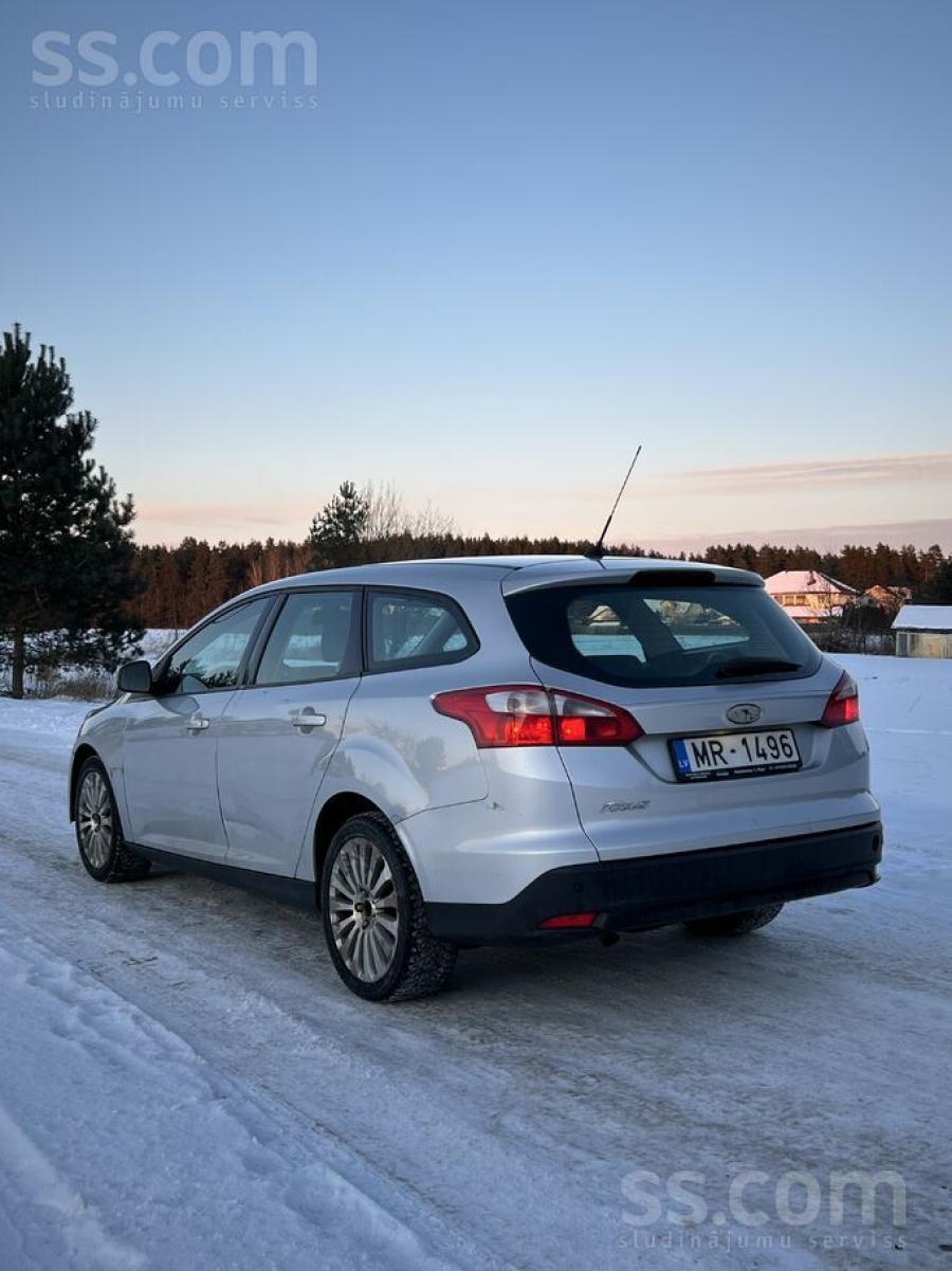 Ford Focus 2013 in Riga, with an engine capacity of 1.60 L and mileage of 326 thousand km for 1950 €, photo 3 on AUTOMOTO.COM.LV