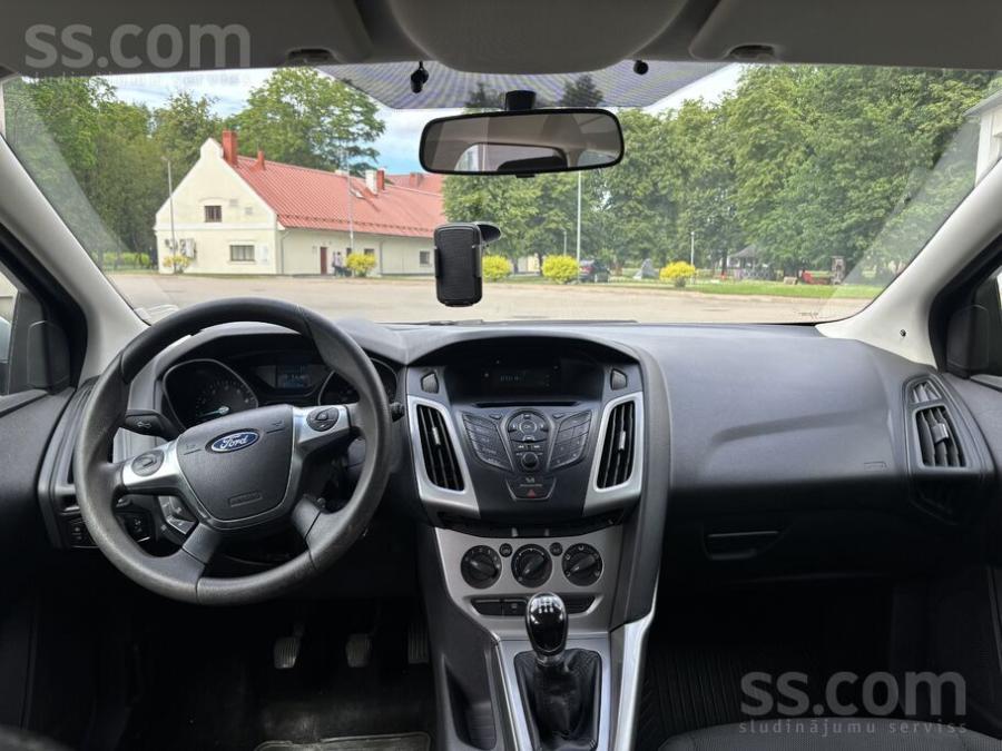 Ford Focus 2013 in Jelgava, with an engine capacity of 1.60 L and mileage of 123 thousand km for 4500 €, photo 7 on AUTOMOTO.COM.LV