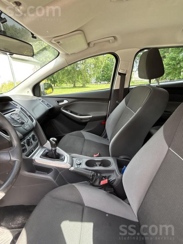 Ford Focus 2013 in Jelgava, with an engine capacity of 1.60 L and mileage of 123 thousand km for 4500 €, photo 8 on AUTOMOTO.COM.LV