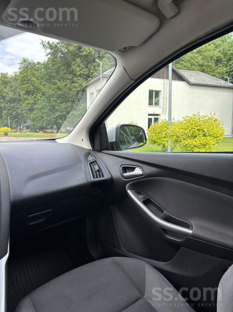 Ford Focus 2013 in Jelgava, with an engine capacity of 1.60 L and mileage of 123 thousand km for 4500 €, photo 10 on AUTOMOTO.COM.LV