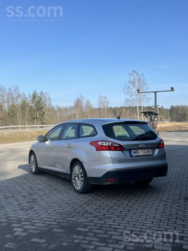 Ford Focus 2013 in Riga, with an engine capacity of 1.60 L and mileage of 326 thousand km for 1400 €, photo 3 on AUTOMOTO.COM.LV