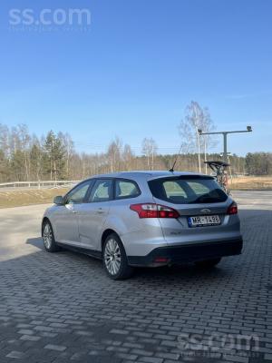 Ford Focus 2013 Rīga, ar dzinēja tilpumu 1.60 L un nobraukumu 326 tūkst. km par 1400 €, foto 4 vietnē AUTOMOTO.COM.LV