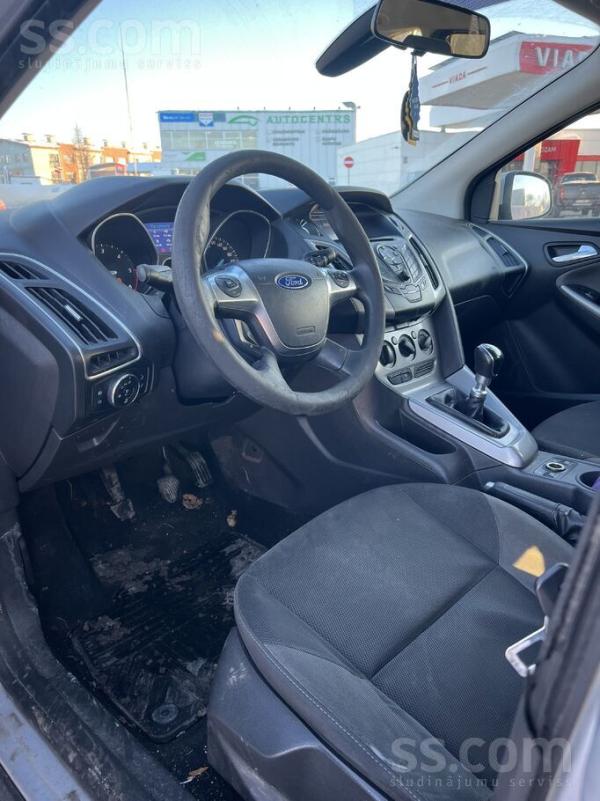 Ford Focus 2013 in Riga, with an engine capacity of 1.60 L and mileage of 326 thousand km for 1400 €, photo 5 on AUTOMOTO.COM.LV
