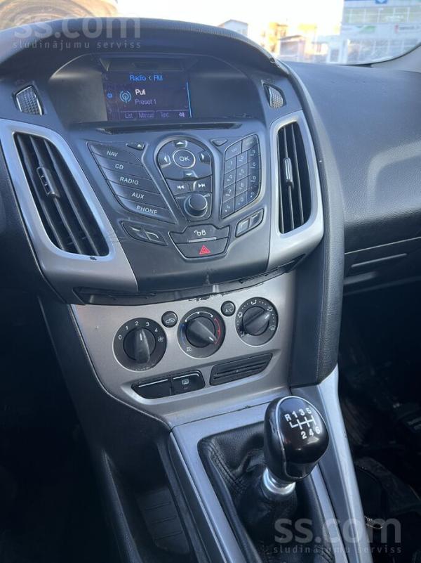 Ford Focus 2013 in Riga, with an engine capacity of 1.60 L and mileage of 326 thousand km for 1400 €, photo 7 on AUTOMOTO.COM.LV