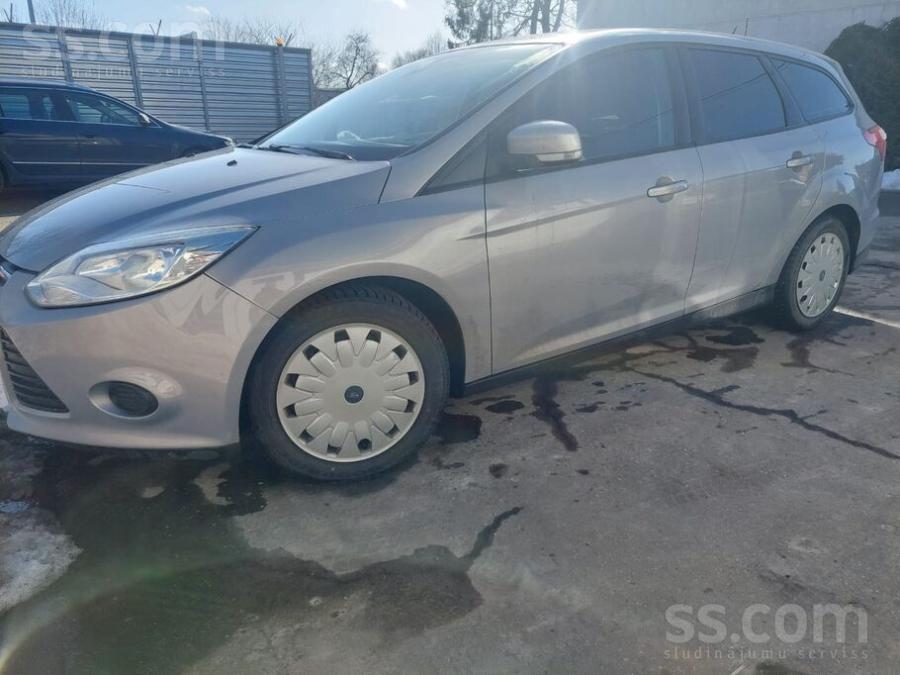 Ford Focus 2014 Ogre, ar dzinēja tilpumu 1.60 L un nobraukumu 246 tūkst. km par 3200 €, foto 4 vietnē AUTOMOTO.COM.LV