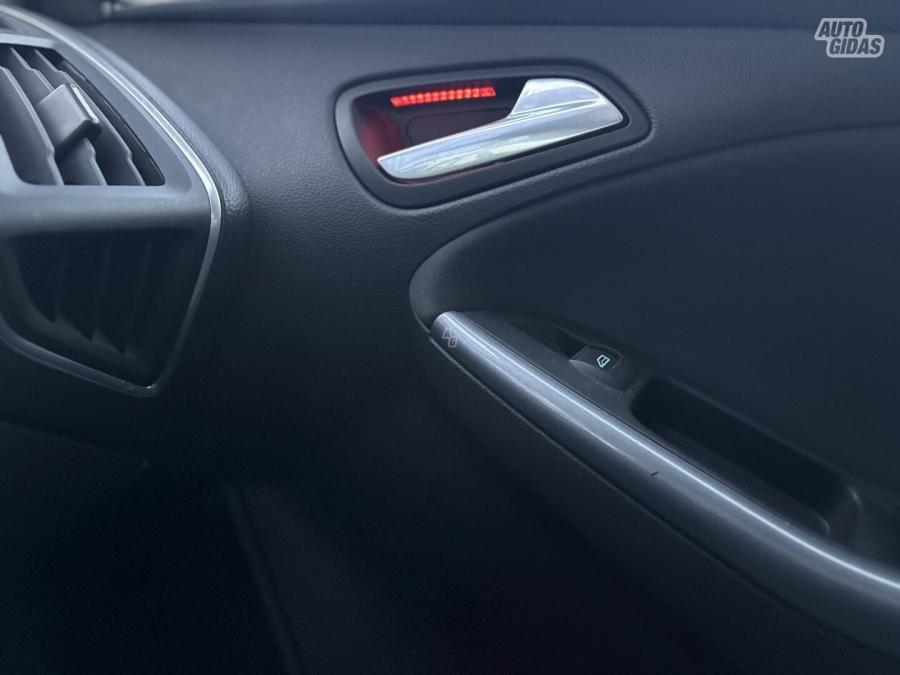 Ford Focus 2014 in Vilnius, with an engine capacity of 1.60 L and mileage of 295 thousand km for 3700 €, photo 7 on AUTOMOTO.COM.LV