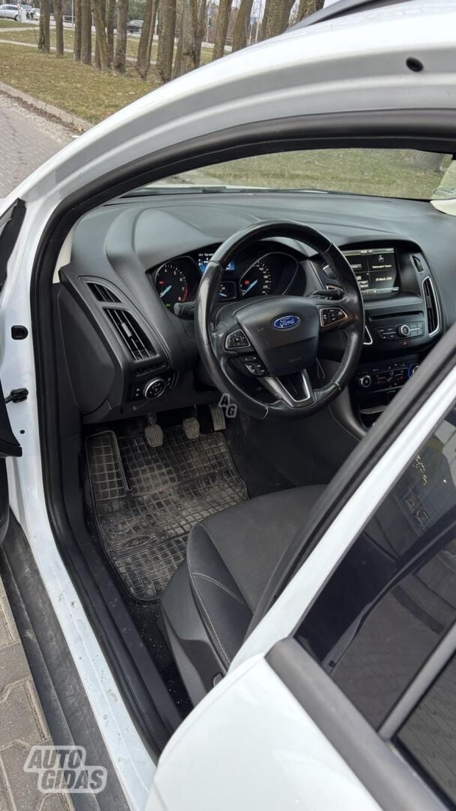Ford Focus 2015 in Kaunas, with an engine capacity of 1.00 L and mileage of 155 thousand km for 4200 €, photo 12 on AUTOMOTO.COM.LV
