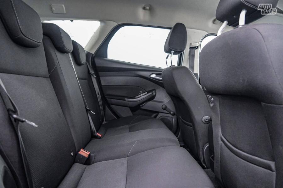 Ford Focus 2015 in Kaunas, with an engine capacity of 1.60 L and mileage of 279 thousand km for 6890 €, photo 11 on AUTOMOTO.COM.LV