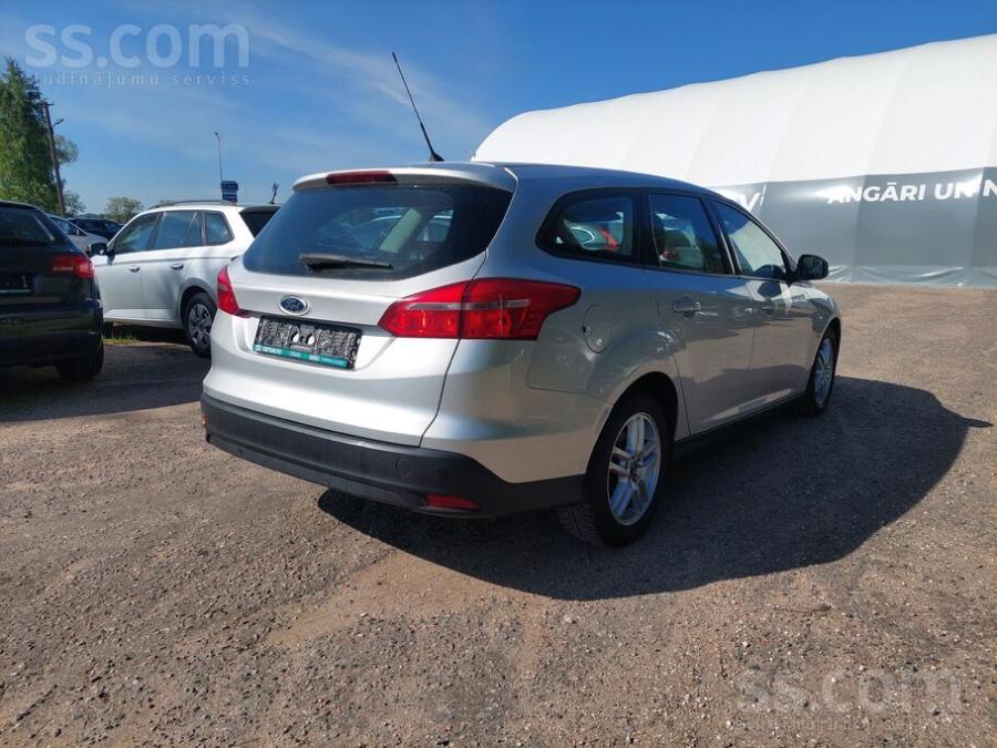 Ford Focus 2017 in Cesis, with an engine capacity of 1.50 L and mileage of 193 thousand km for 6500 €, photo 4 on AUTOMOTO.COM.LV