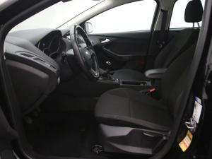 Ford Focus 2018 in Vilnius, with an engine capacity of 1.00 L and mileage of 127 thousand km for 7999 €, photo 4 on AUTOMOTO.COM.LV
