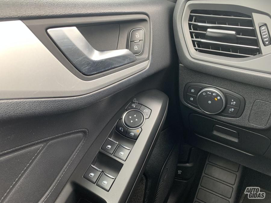 Ford Focus 2019 in Kaunas, with an engine capacity of 1.50 L and mileage of 104 thousand km for 9999 €, photo 18 on AUTOMOTO.COM.LV