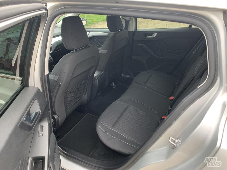 Ford Focus 2019 in Kaunas, with an engine capacity of 1.50 L and mileage of 104 thousand km for 9999 €, photo 29 on AUTOMOTO.COM.LV