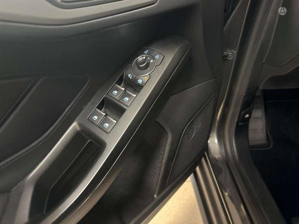 Ford Focus 2022 in Vilnius, with an engine capacity of 1.00 L and mileage of 111 thousand km for 13500 €, photo 9 on AUTOMOTO.COM.LV