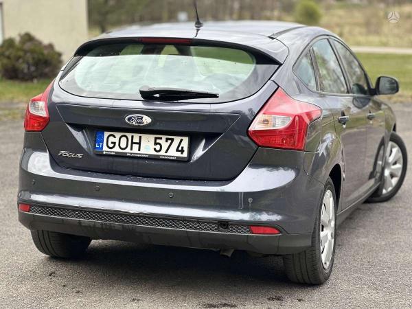 Violets Ford Focus 2013 Viļņa, ar dzinēja tilpumu 1.59 L un nobraukumu 111 tūkst. km par 2200 €, foto 8 vietnē AUTOMOTO.COM.LV