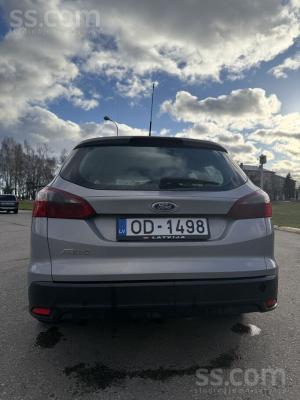 Violets Ford Focus 2012 Rīga, ar dzinēja tilpumu 1.60 L un nobraukumu 242 tūkst. km par 2650 €, foto 5 vietnē AUTOMOTO.COM.LV