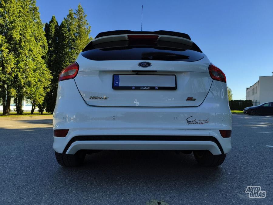 White Ford Focus 2018 in Sirvintos, with an engine capacity of 1.60 L and mileage of 173 thousand km for 11500 €, photo 12 on AUTOMOTO.COM.LV