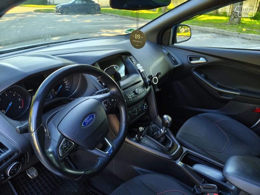 White Ford Focus 2018 in Sirvintos, with an engine capacity of 1.60 L and mileage of 173 thousand km for 11500 €, photo 32 on AUTOMOTO.COM.LV