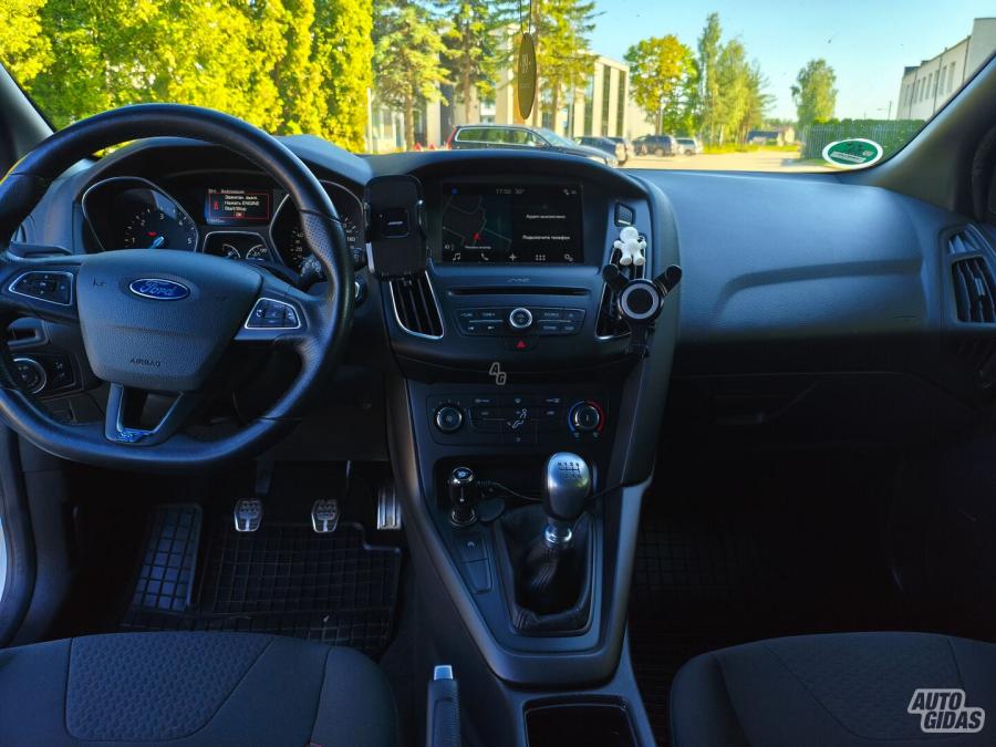 White Ford Focus 2018 in Sirvintos, with an engine capacity of 1.60 L and mileage of 173 thousand km for 11500 €, photo 33 on AUTOMOTO.COM.LV